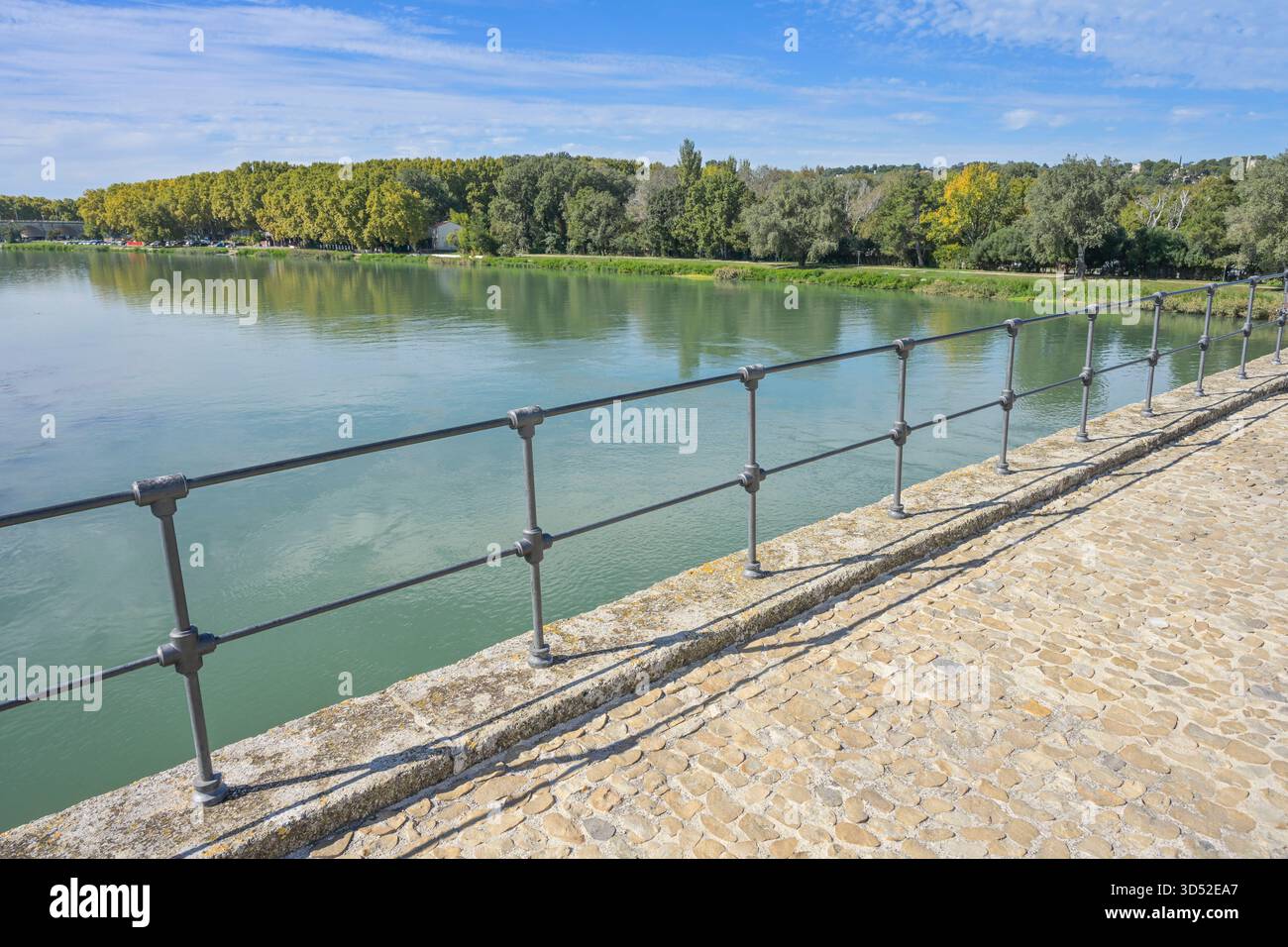Rhone Zufluss In Frankreich
