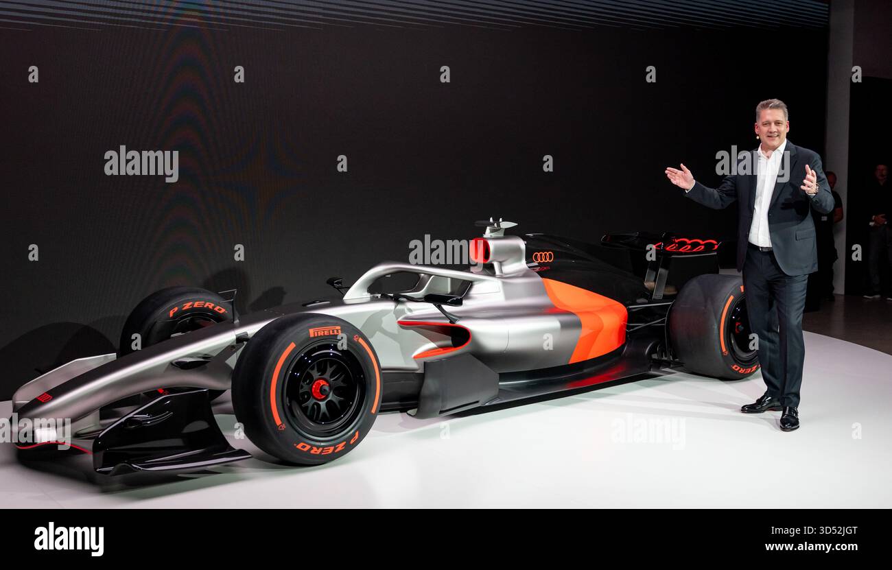 dpatop - 12 November 2025, Múnich: Audi CEO Gernot Döllner presents the ...