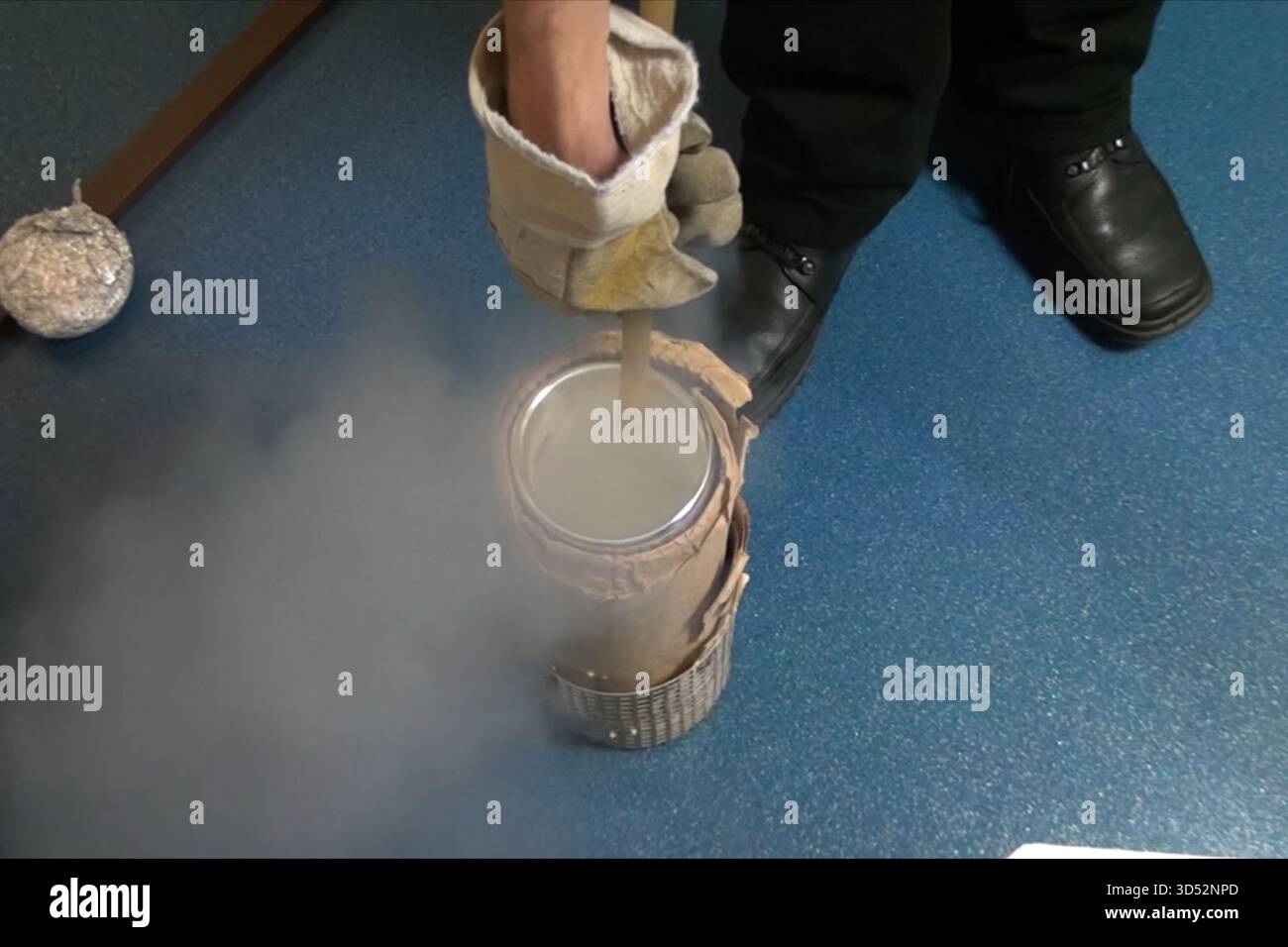 Physical experiments with liquid nitrogen and liquefied air Stock Photo ...