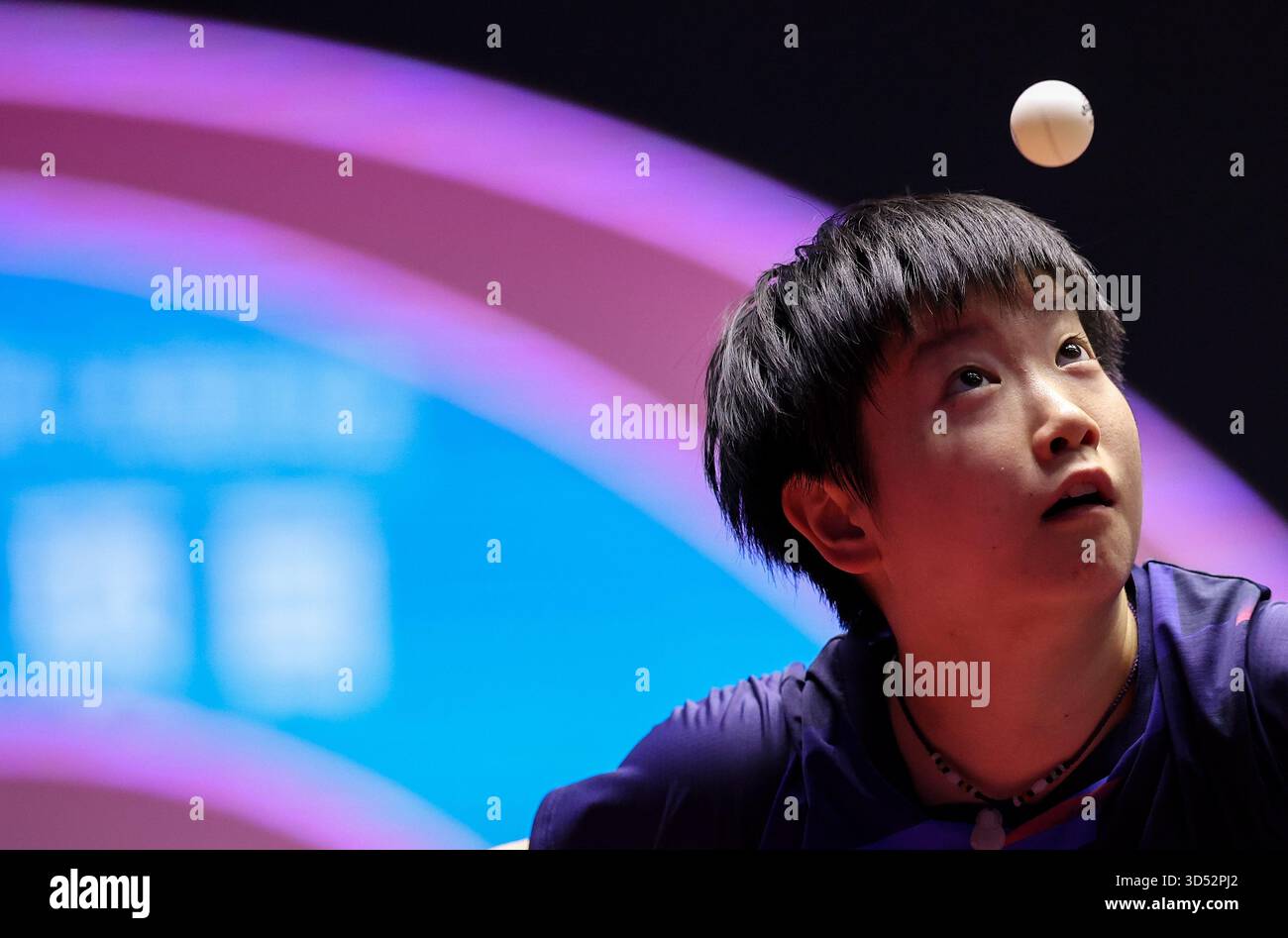 (251113) -- MACAO, Nov. 13, 2025 (Xinhua) -- Sun Yingsha serves during ...