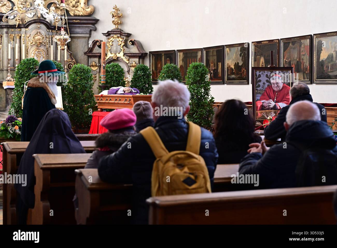 People can bid farewell to Cardinal and former Archbishop of Prague ...