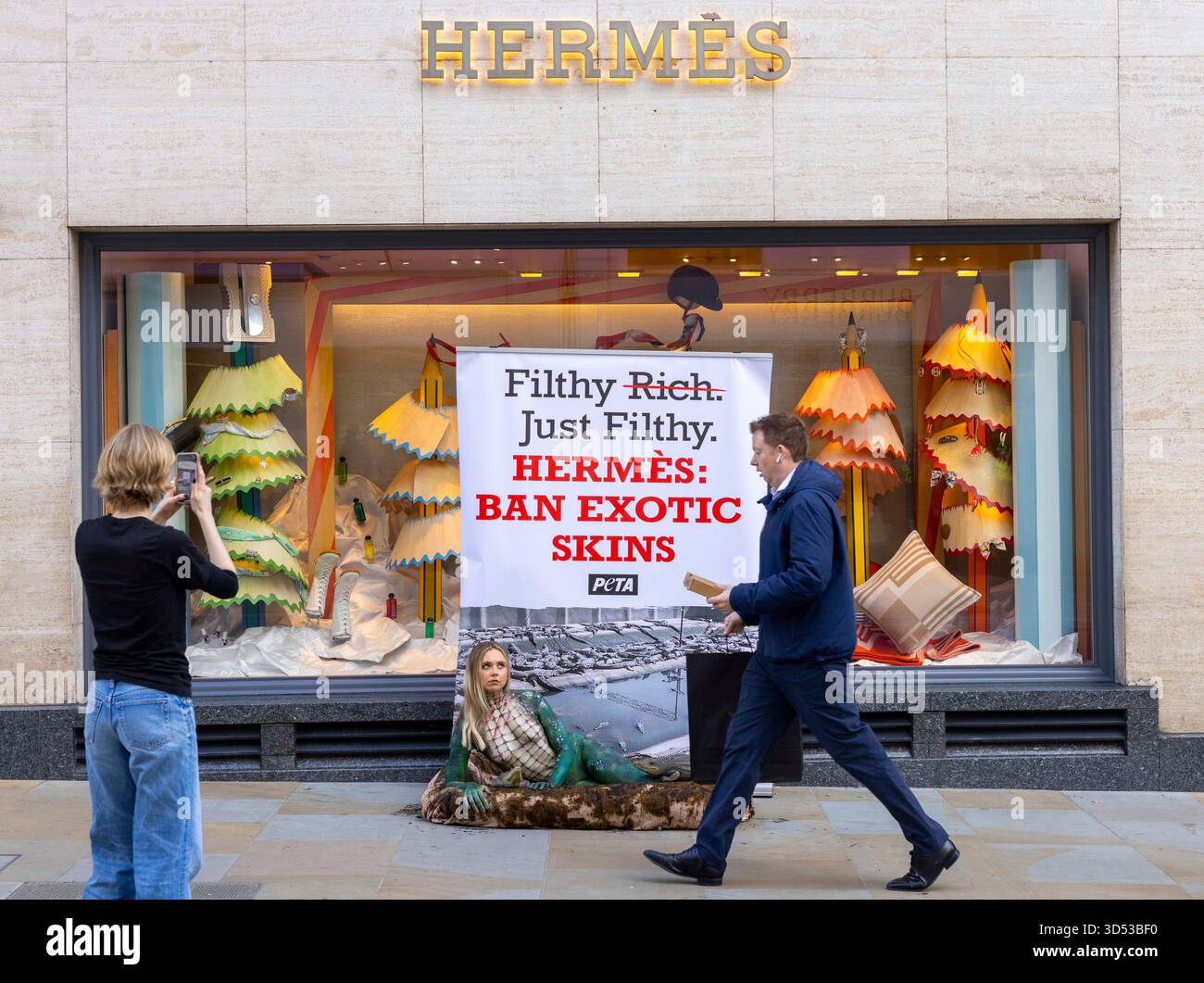 London, UK. 13th Nov 2025 PETA protests outside Hermes in Fashionable ...