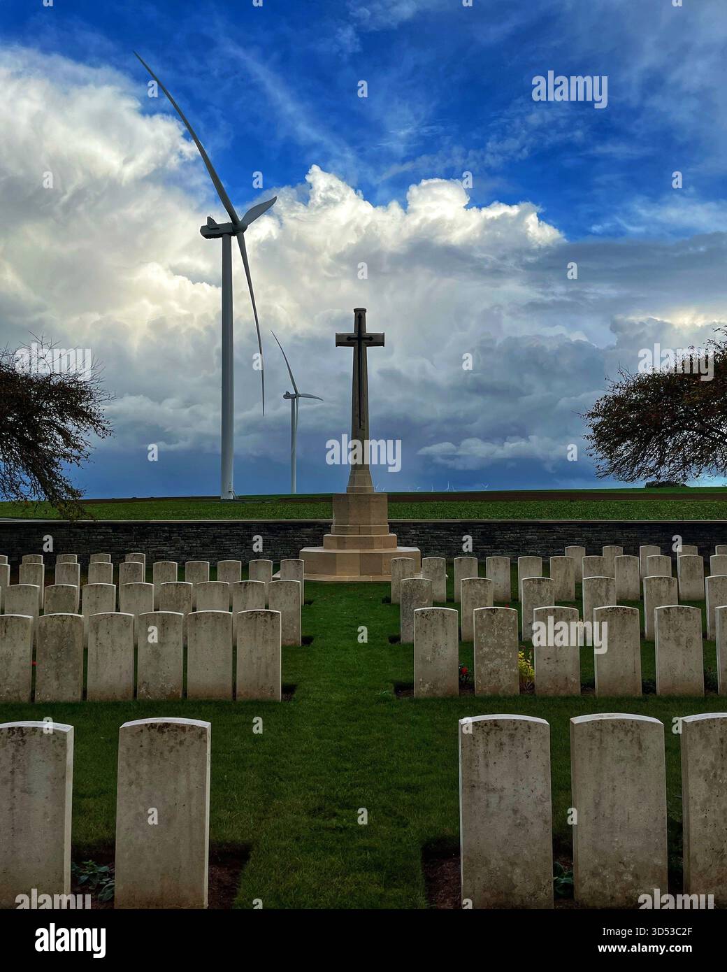 Heninel croisilles cemetery hi-res stock photography and images - Alamy