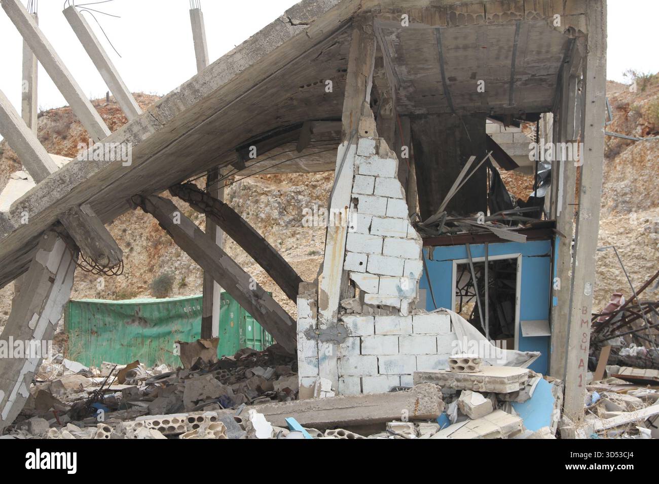 (251113) -- AITAROUN, Nov. 13, 2025 (Xinhua) -- This photo taken on Nov ...