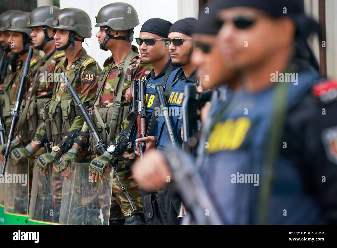 November 13, 2025, Dhaka, Bangladesh: Bangladeshi security personnel ...