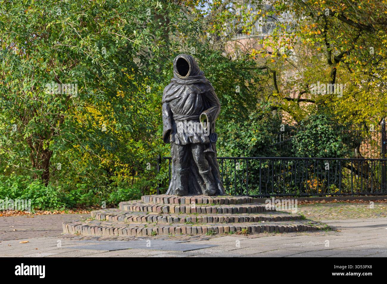 A bronze statue of Thonis van Grol, also known as Drogenap, a historic ...