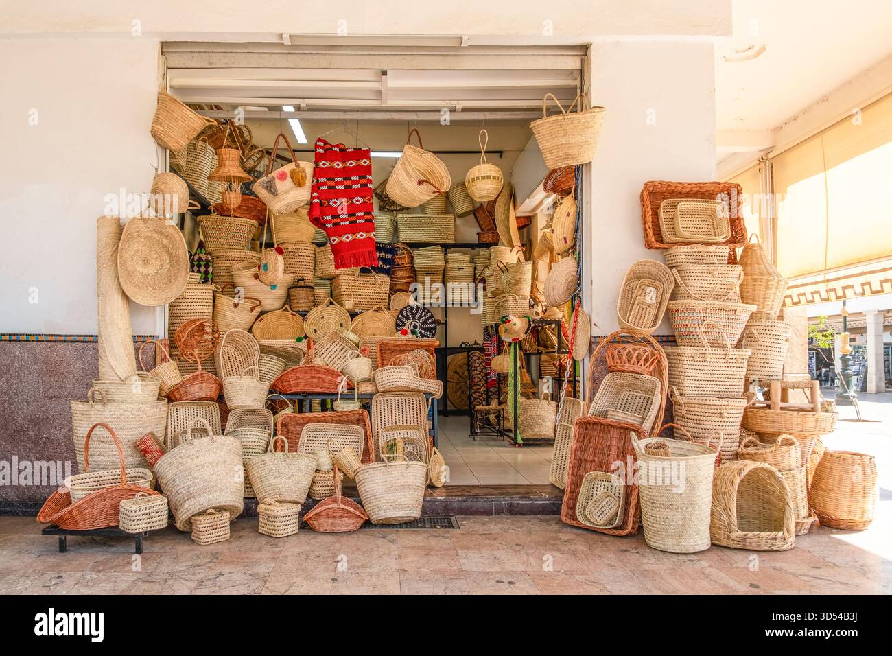 Moroccan crafts hi-res stock photography and images - Alamy