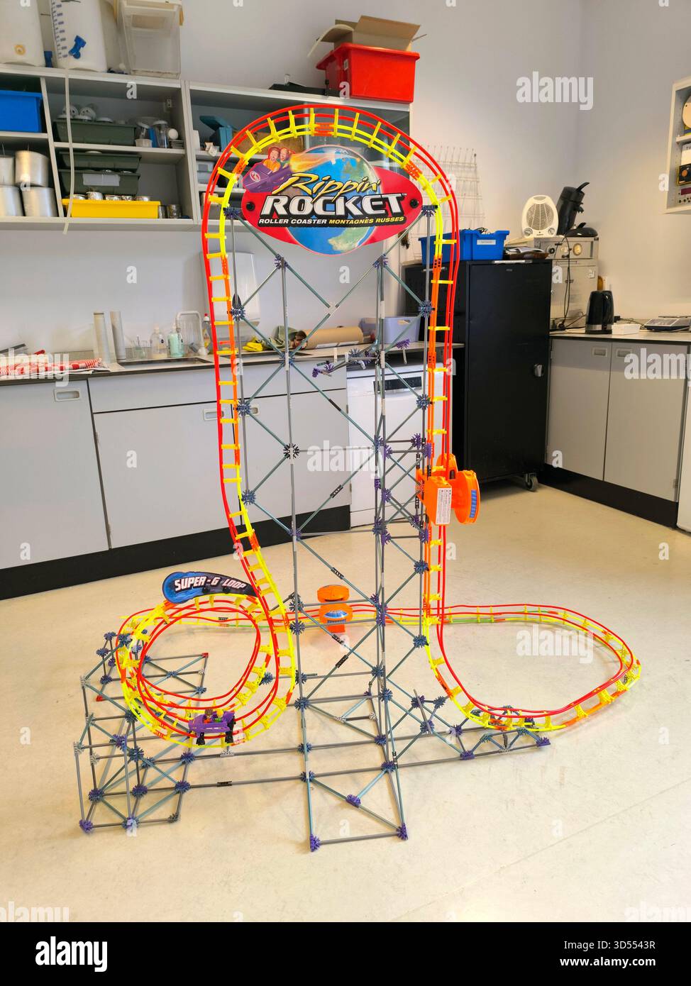 Toy race track loop hi-res stock photography and images - Alamy