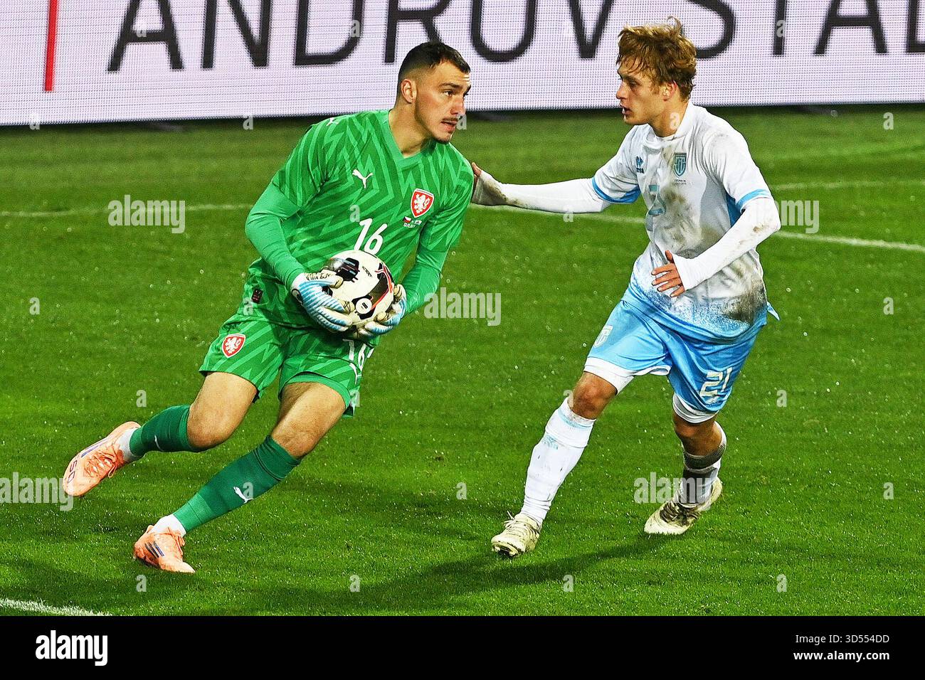 L-R goalkeeper Martin Jedlicka (Czechia) and Lorenzo Lazzari (San ...