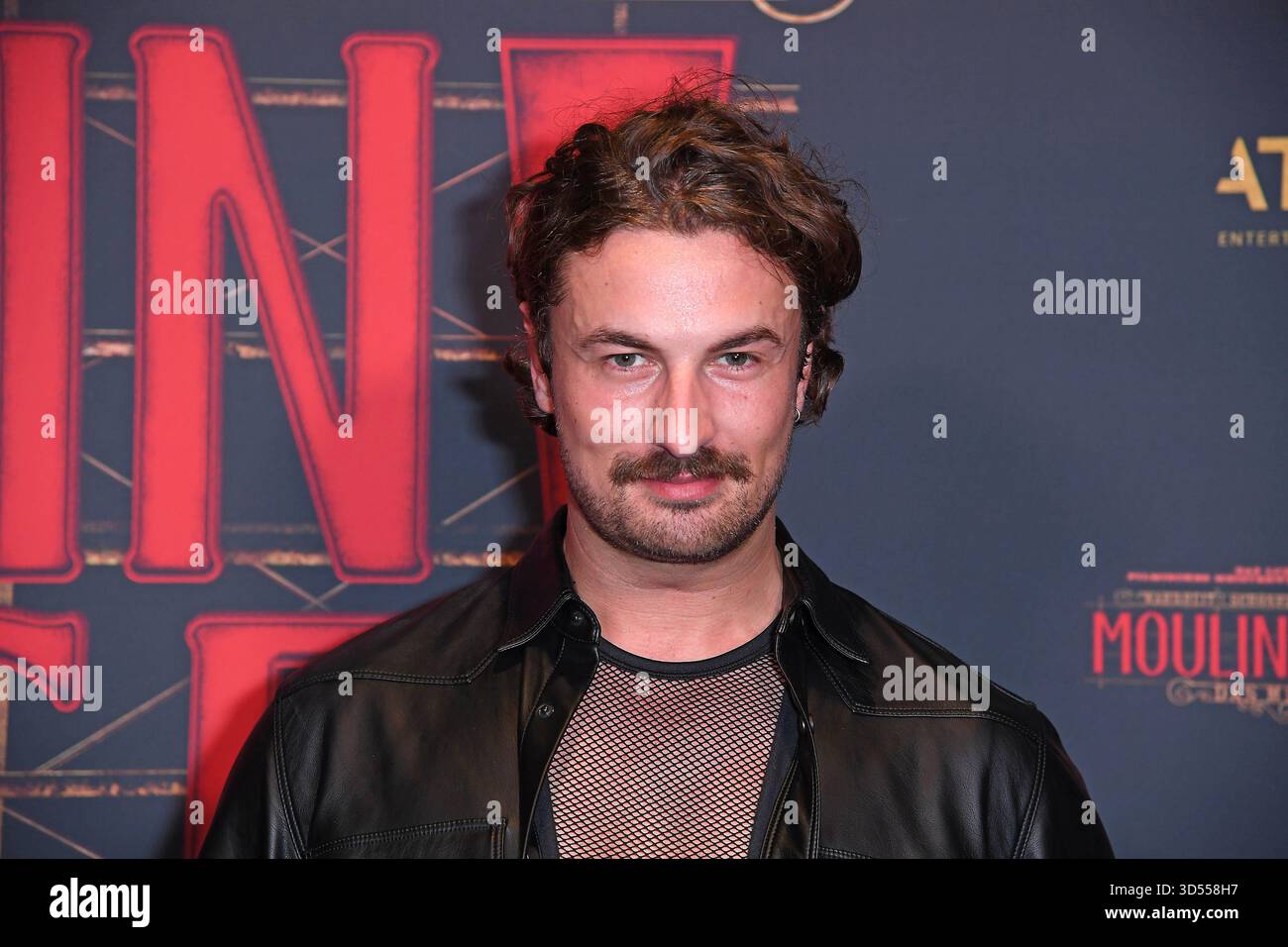 Nicolas Puschmann bei der Premiere von Sarah Engels bei Moulin Rouge ...