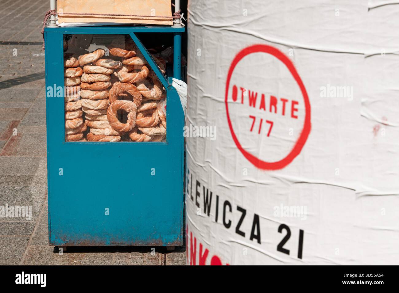Krakow food cart hi-res stock photography and images - Alamy