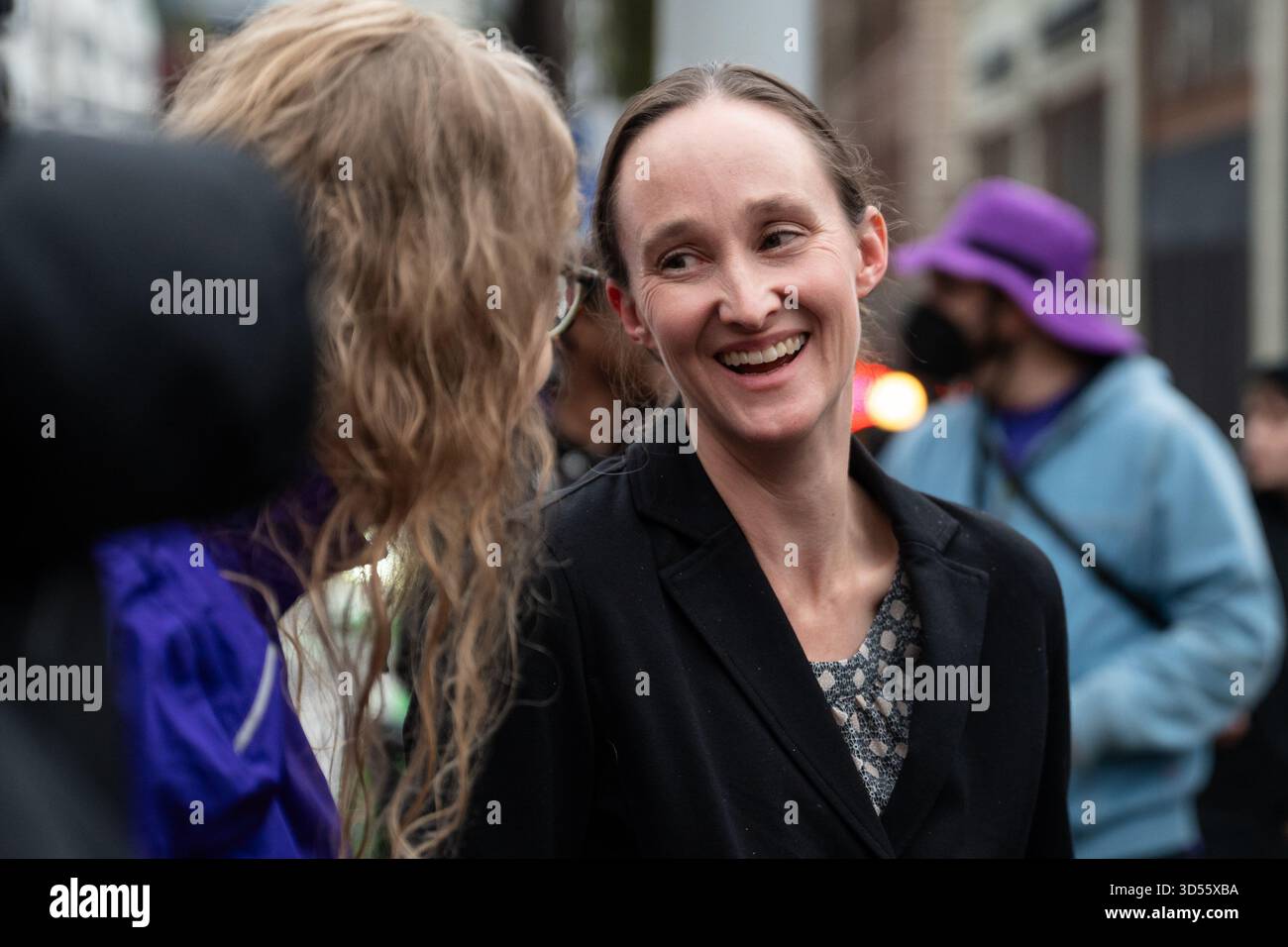 Seattle, USA. 13th Nov, 2025. Just after 4:00pm New Seattle Mayor Katie ...