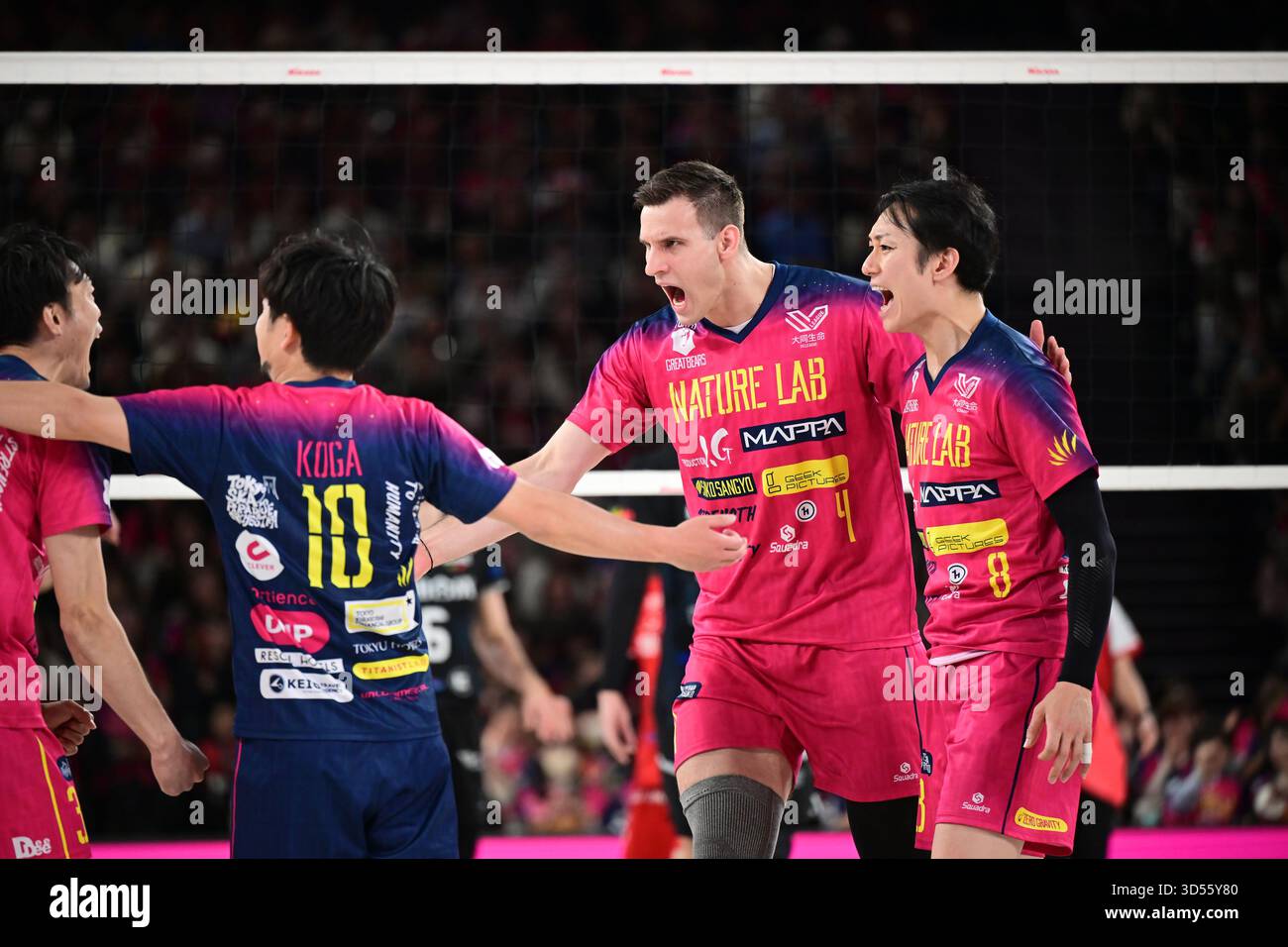 (L-R) Jan Kozamernik, Masahiro Yanagida (), NOVEMBER 13, 2025 - Volleyball : 2025-26 SV.LEAGUE ...