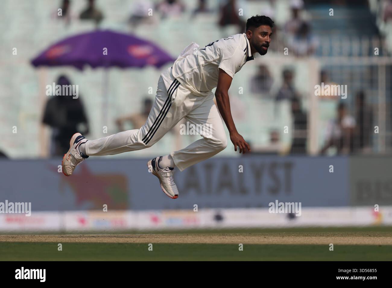 Mohammed Siraj of India balling during the IDFC First Bank Test match ...