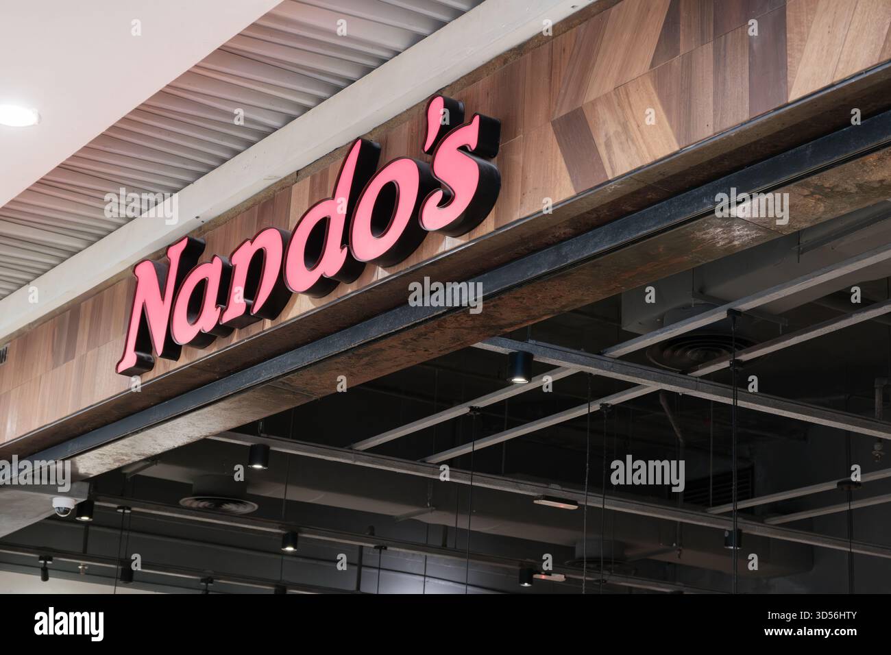 Nandos logo hi-res stock photography and images - Alamy