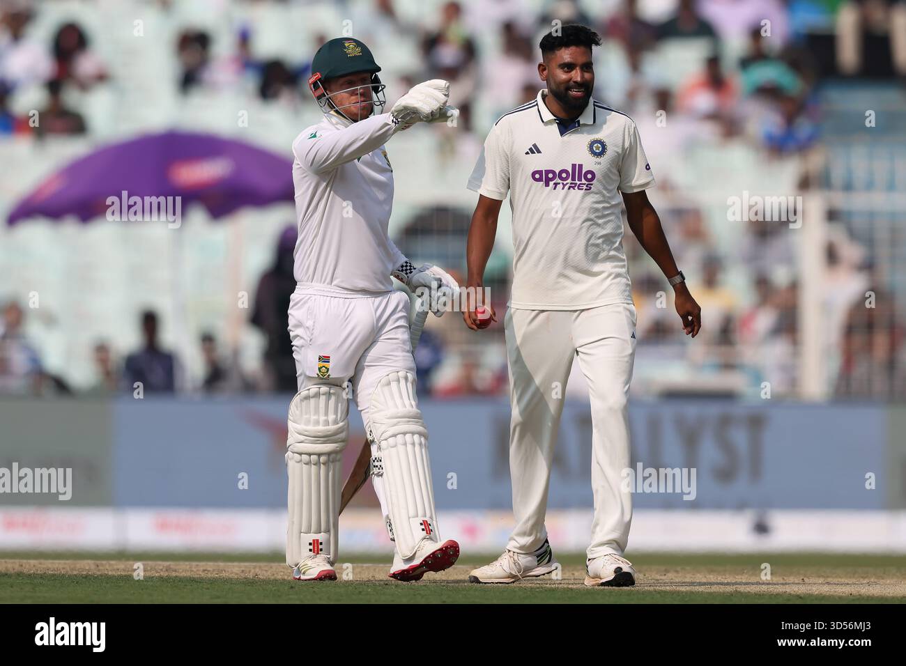 Mohammed Siraj of India and Kyle Verreynne Of South Africa during the ...