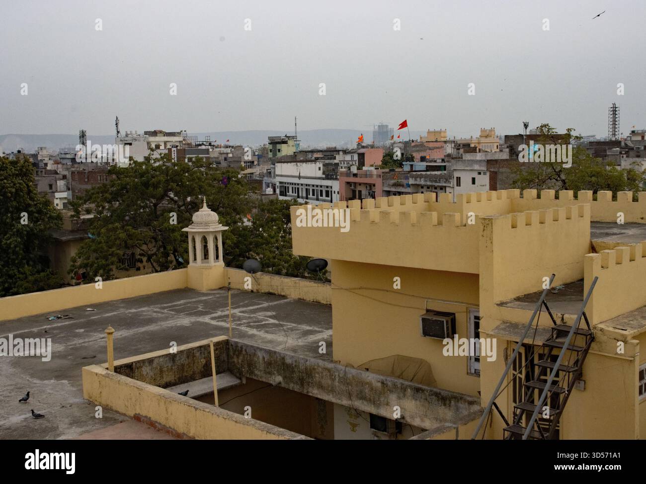 roof top view of Jaipur, India in the mist and fog Stock Photo - Alamy