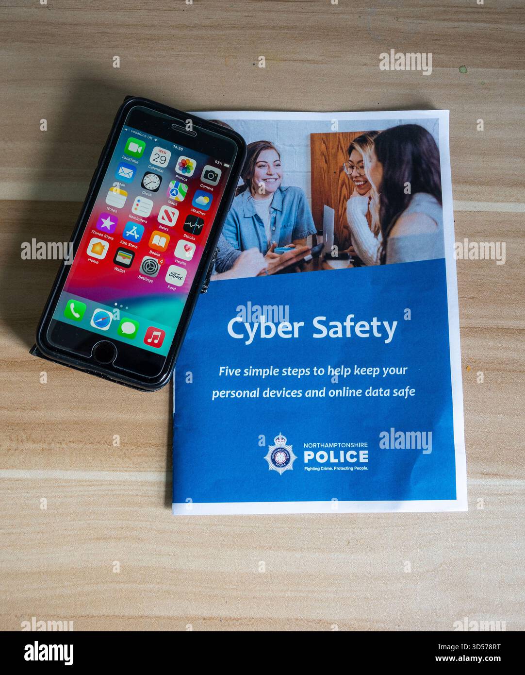 Internet safety hi-res stock photography and images - Alamy