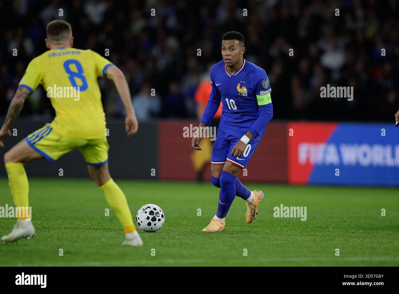 PARIS, FRANCE - 13 NOVEMBER 2025: Yehor Nzaryna (Ukraine), Kylian ...