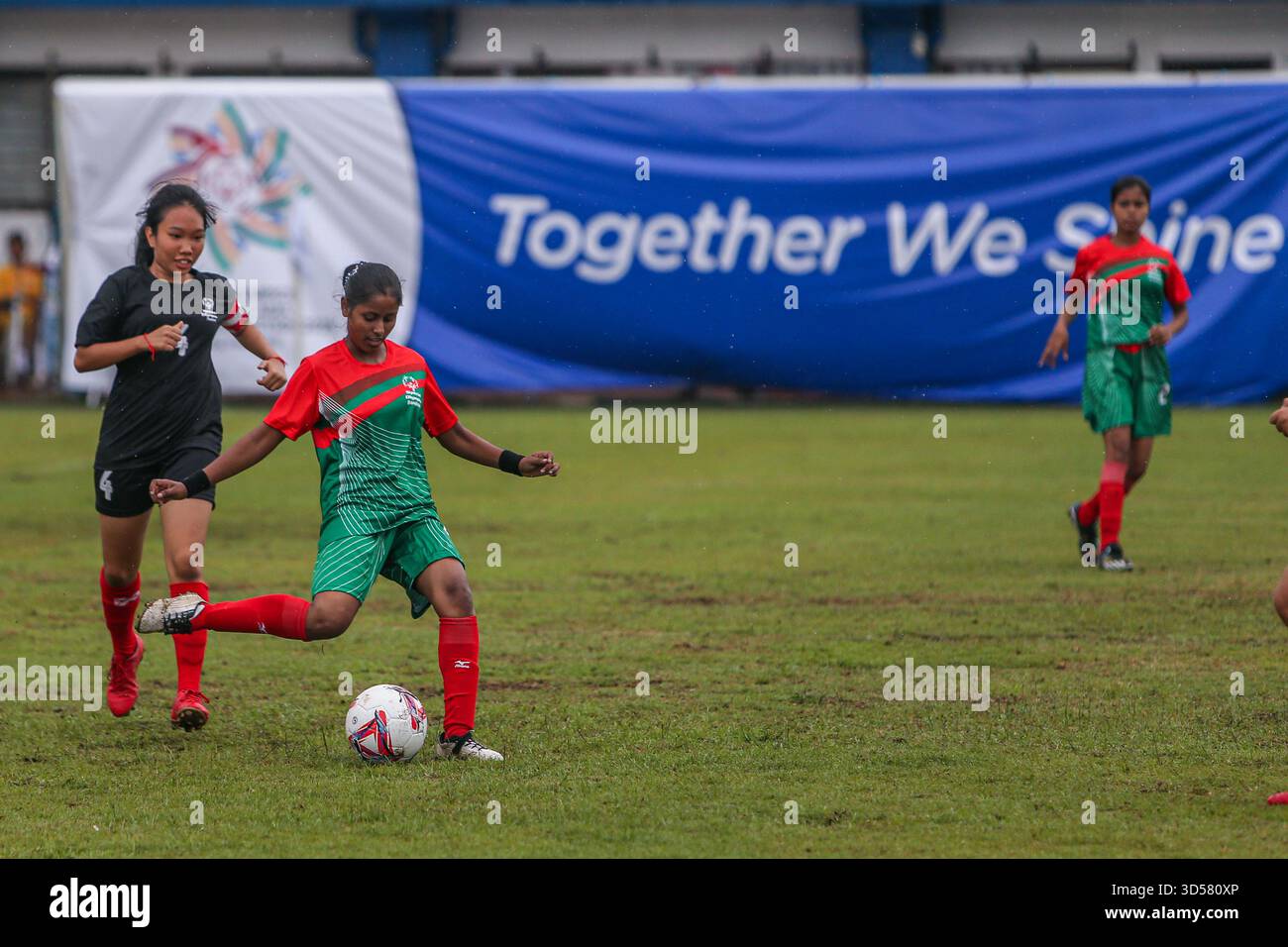 Bandung, West Java, Indonesia. 14th Nov, 2025. Bangladeshi female ...