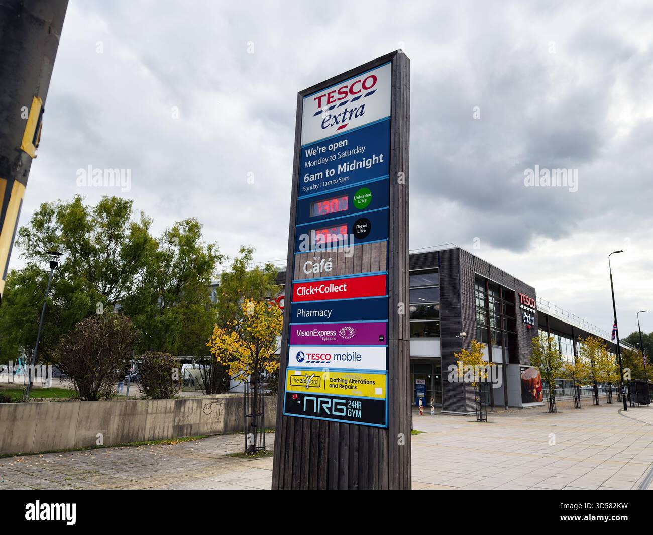 Manchester, UK - September 30, 2025: Exterior view of a Tesco store in ...