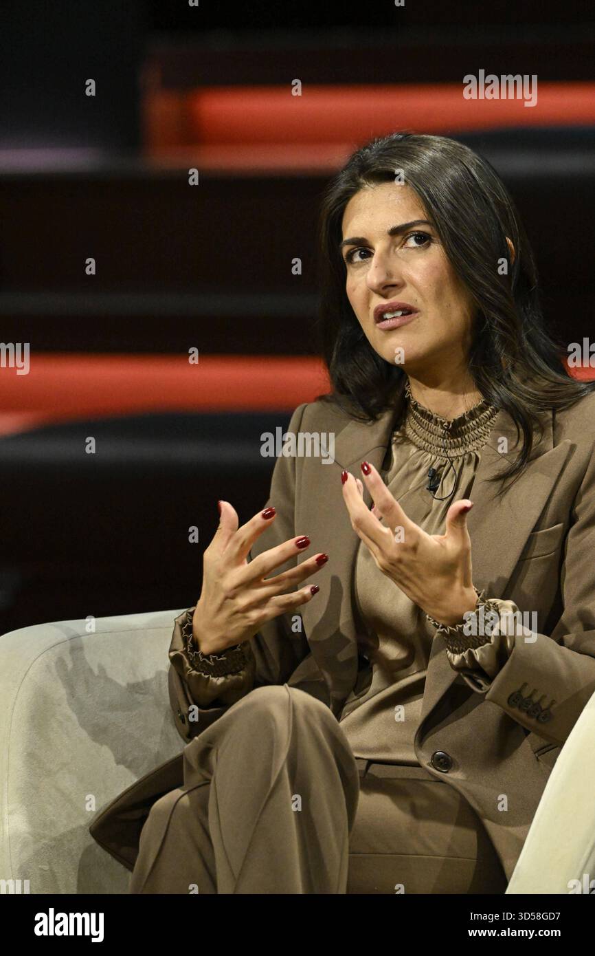 Serap Güler Politikerin 11/25 her Serap Güler am 12. November 2025 in ...