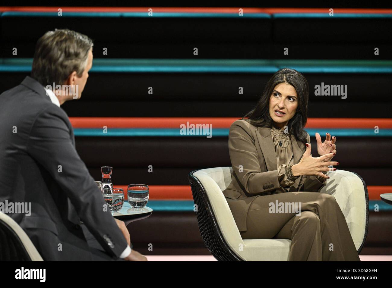 Markus Lanz mit Serap Güler 11/25 her Markus Lanz und Serap Güler am 12 ...