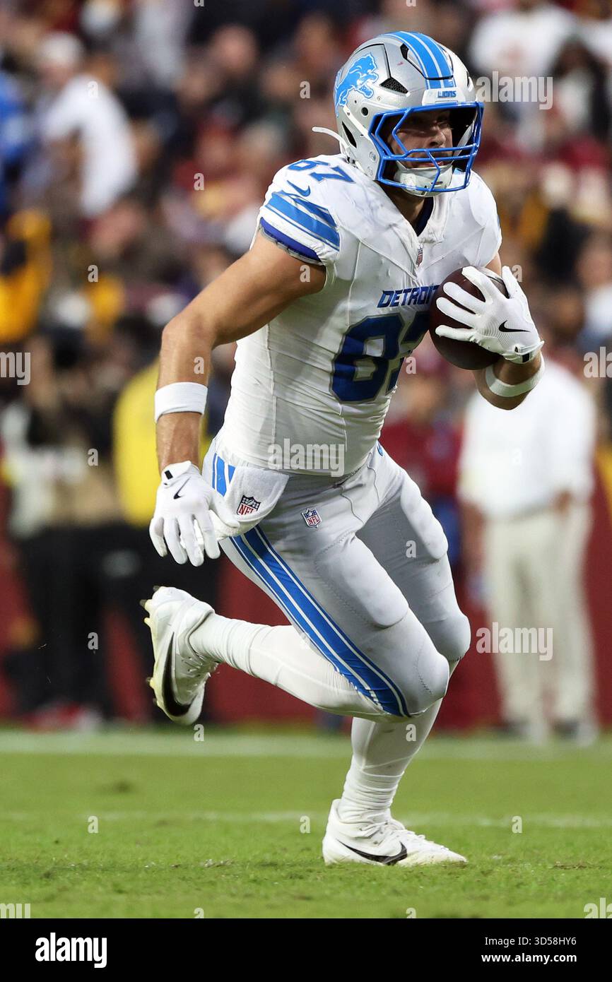 Detroit Lions tight end Sam Laporta (87) runs with the ball during an ...