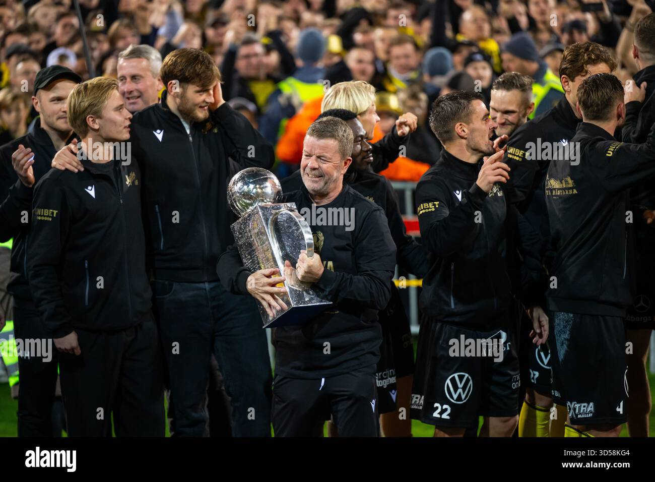 251109 under fotbollsmatchen i Allsvenskan mellan Mjällby och Häcken ...