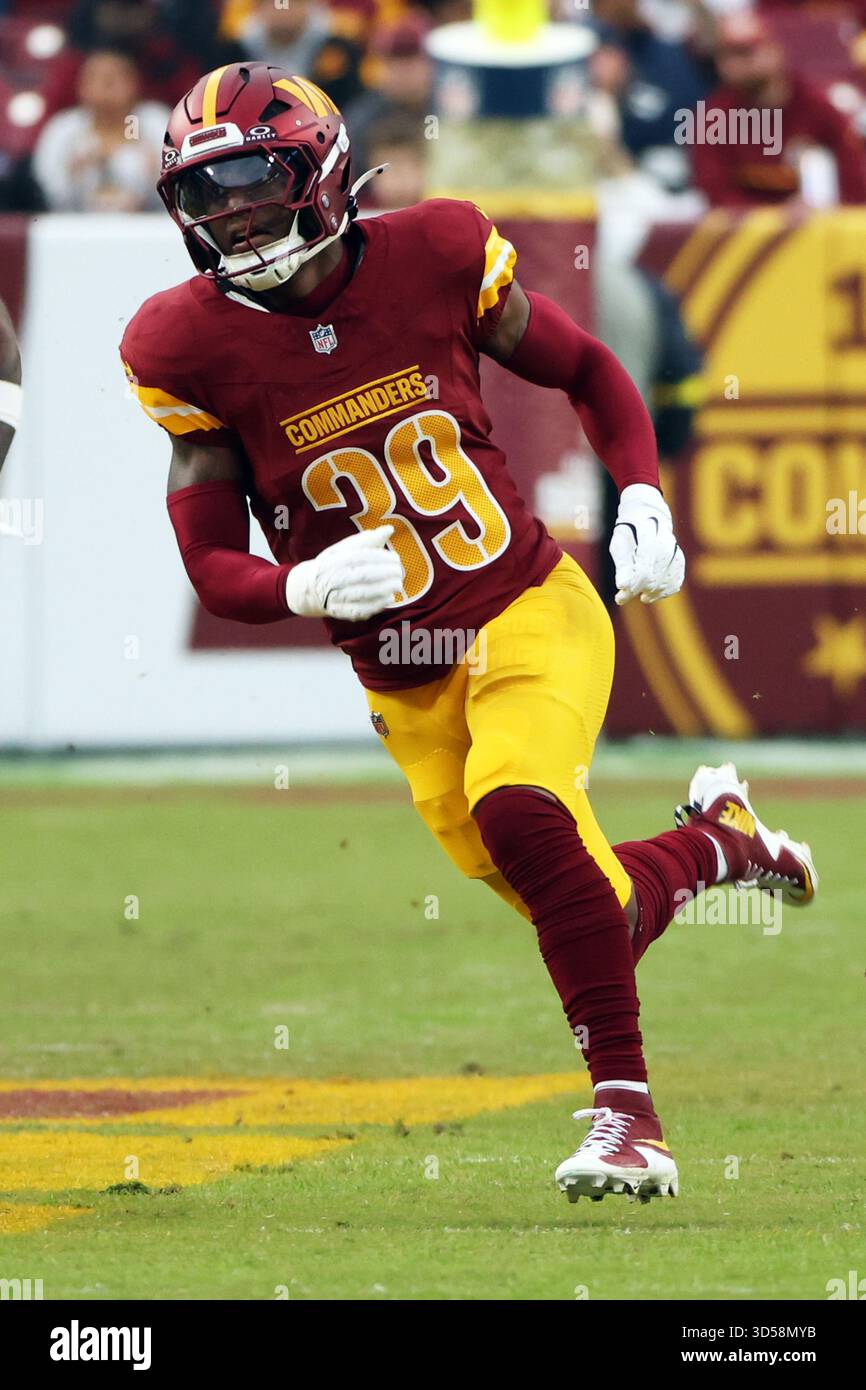 Washington Commanders safety Jeremy Reaves (39) rushes during an NFL ...