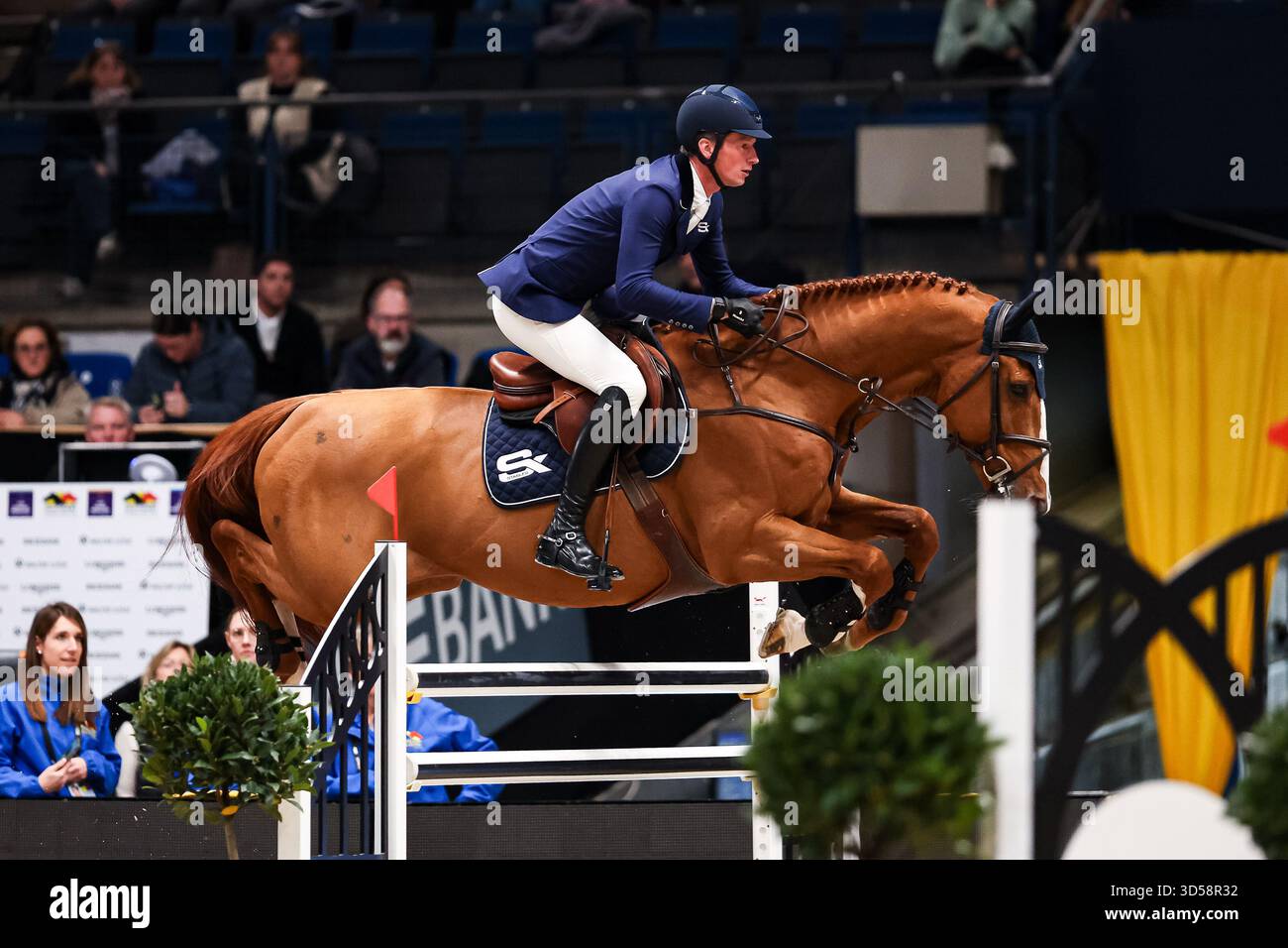 (GER) Daniel Deusser on Bingo Ste Hermelle Prize of the Raumpflege ...