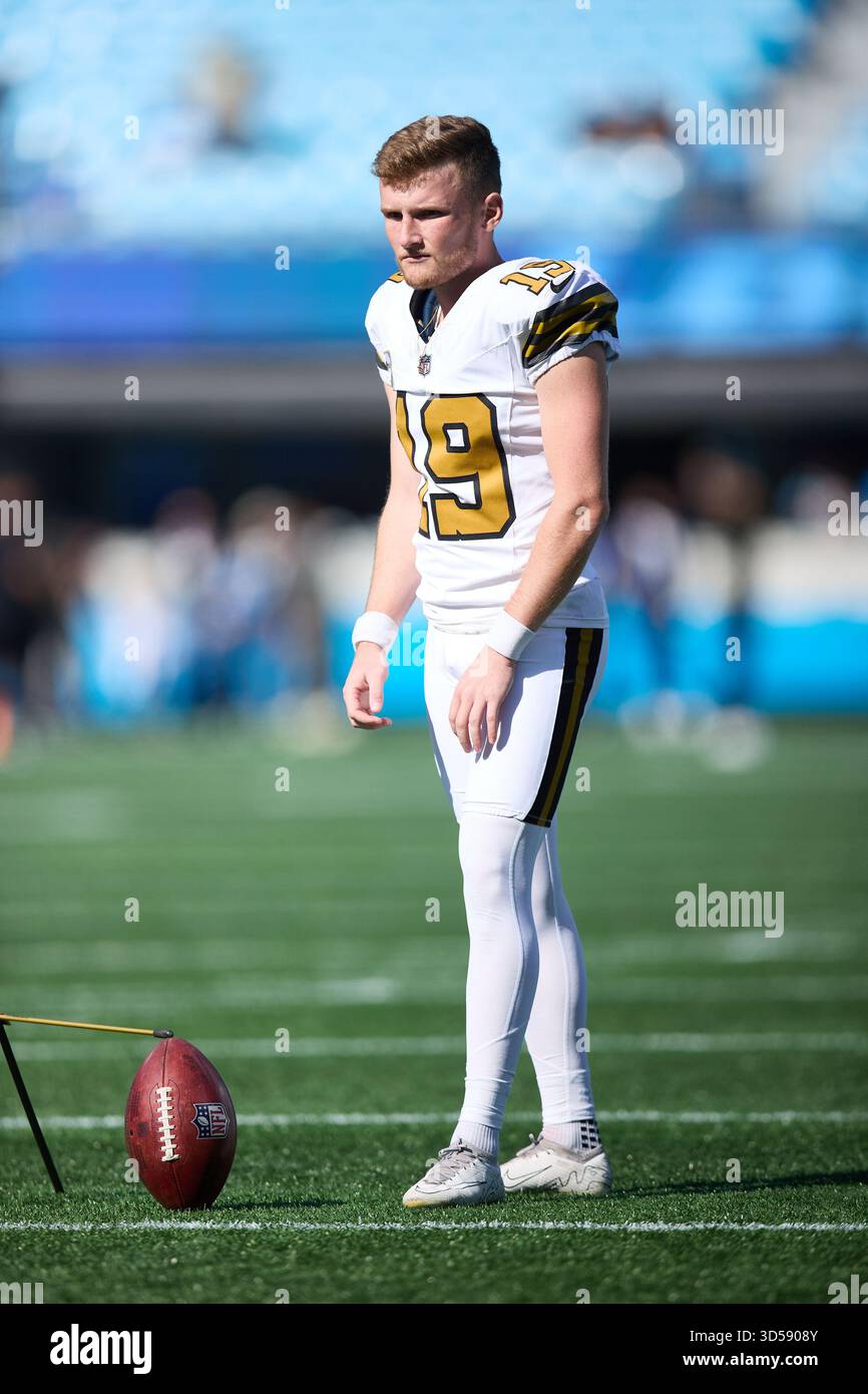 New Orleans Saints kicker Blake Grupe (19) warms up prior to an NFL ...