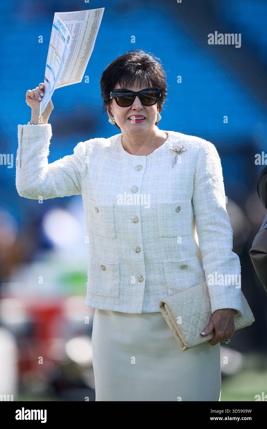 New Orleans Saints owner Gayle Benson walks along the sideline prior to ...