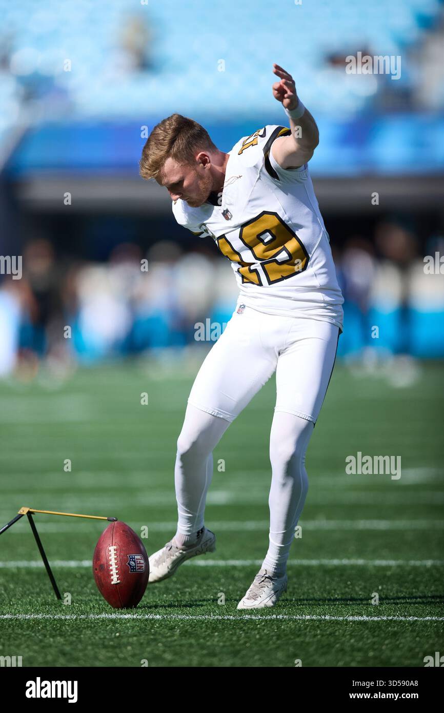 New Orleans Saints kicker Blake Grupe (19) warms up prior to an NFL ...