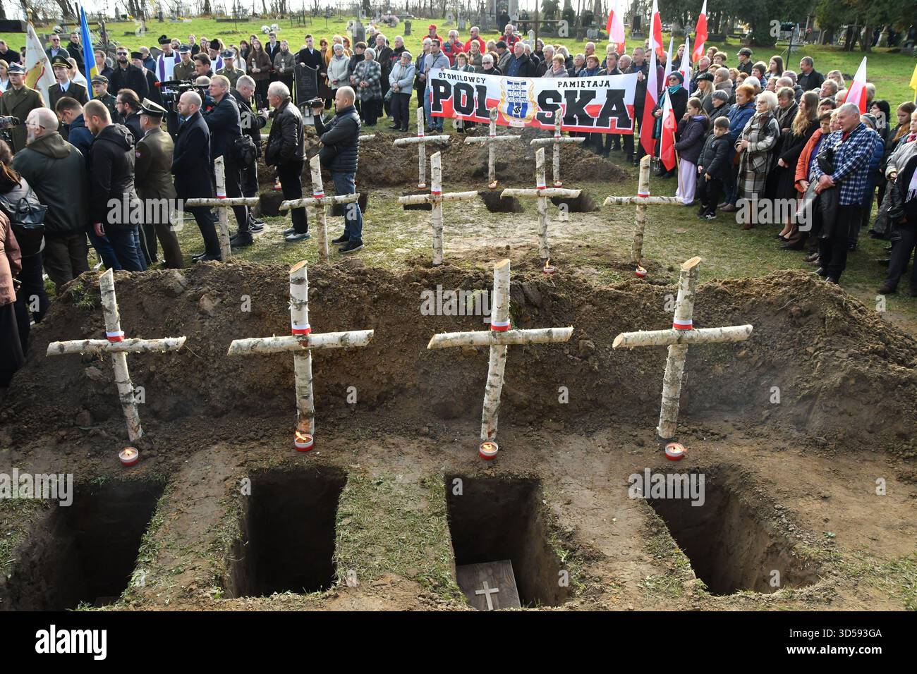 Remains of 31 Polish servicemen, who were killed in WWII fighting Nazi ...