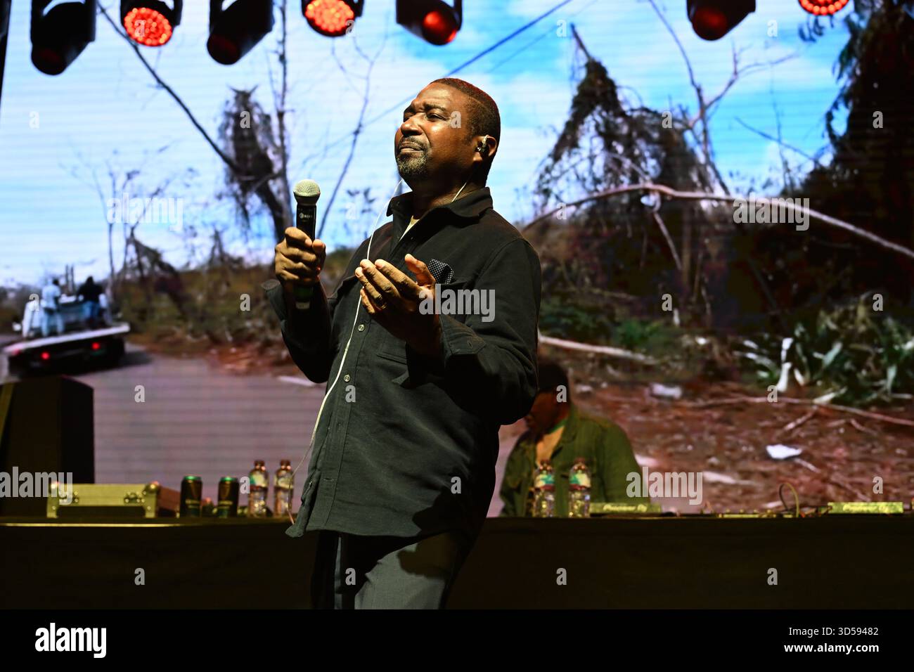 LONDON, ENGLAND - NOVEMBER 13: Bitty McLean performing for ‘I Love ...