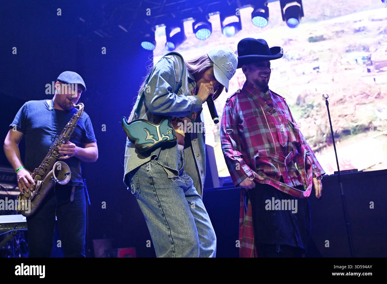 LONDON, ENGLAND - NOVEMBER 13: America Foster and Boy George performing ...