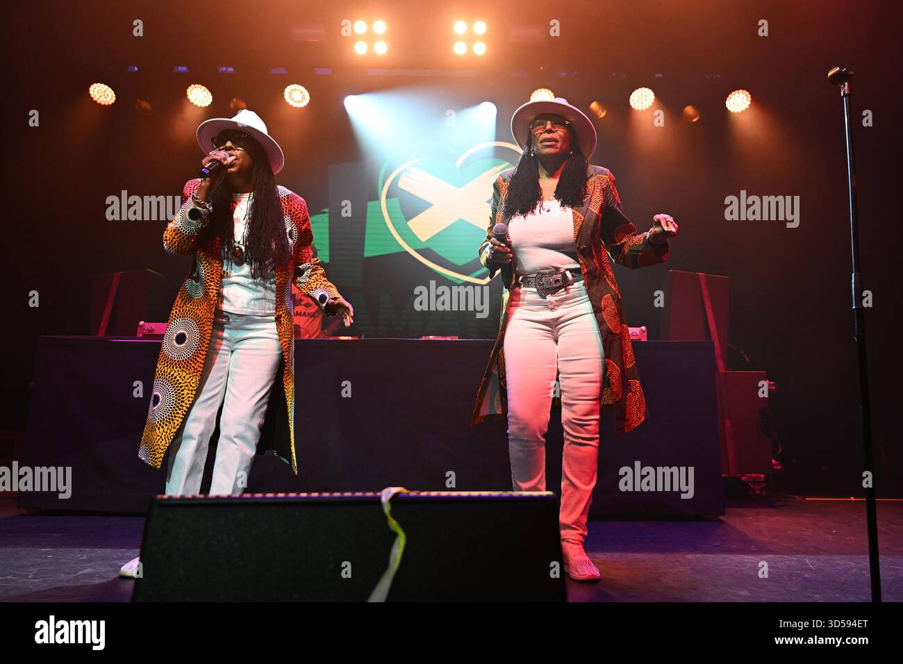 LONDON, ENGLAND - NOVEMBER 13: Janet Kay and Carol Thompson performing ...