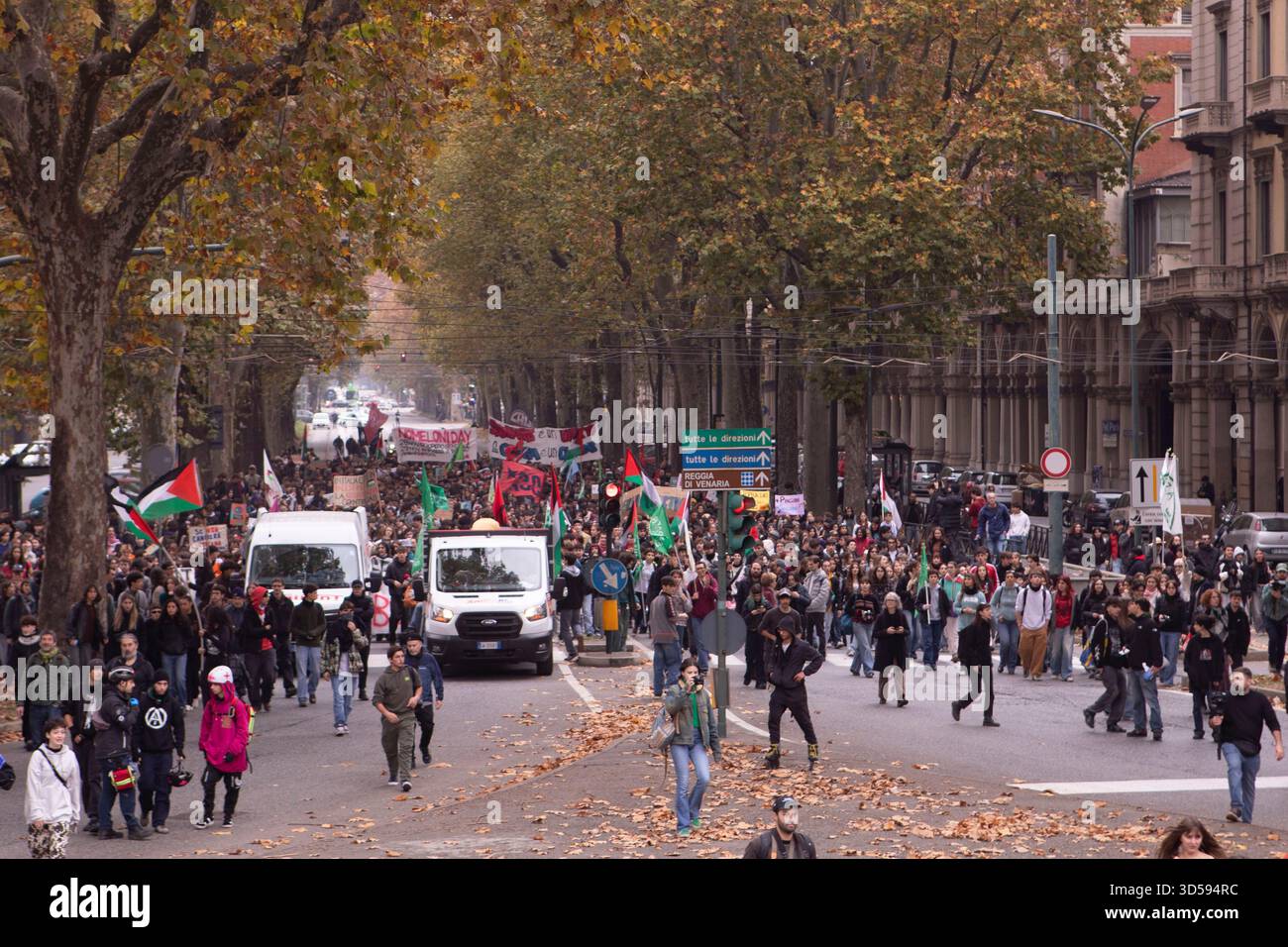 Manifestazione degli studenti “No Meloni Day”. Torino, Italia - 14 ...