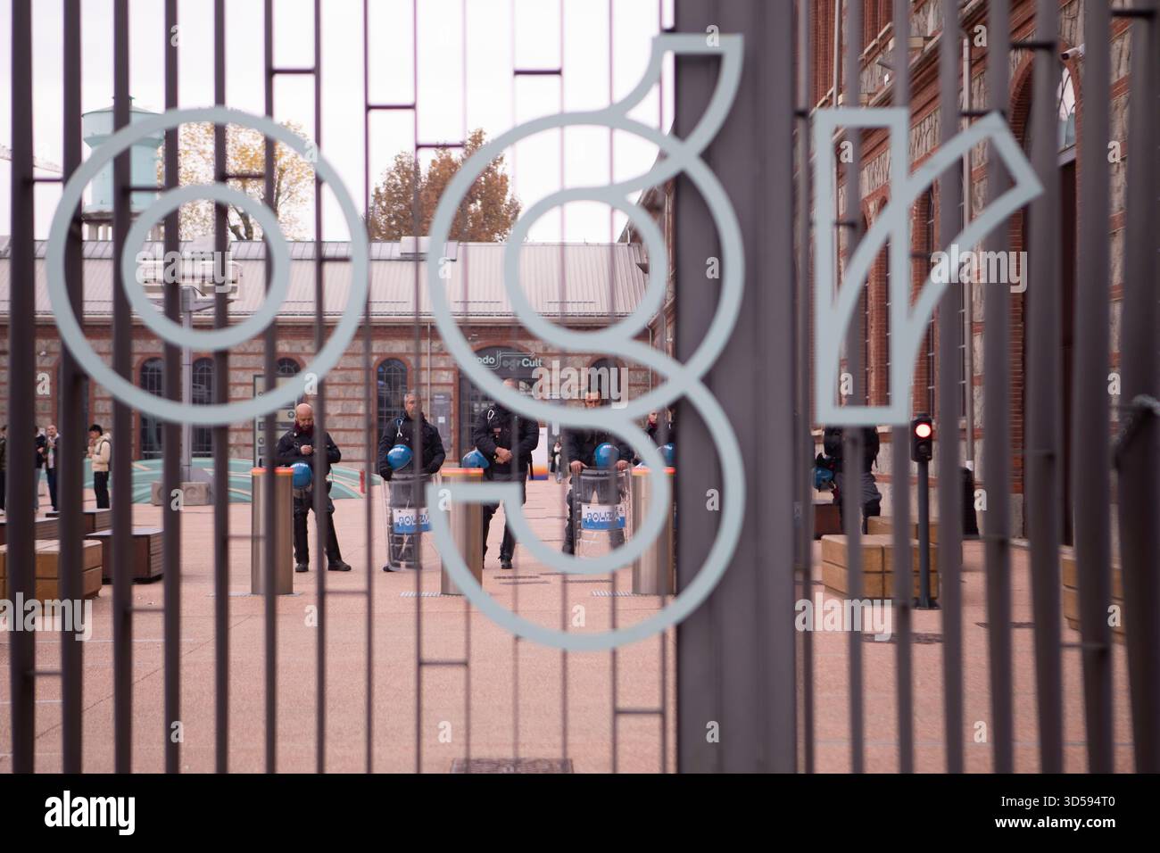 Manifestazione degli studenti “No Meloni Day”. Torino, Italia - 14 ...
