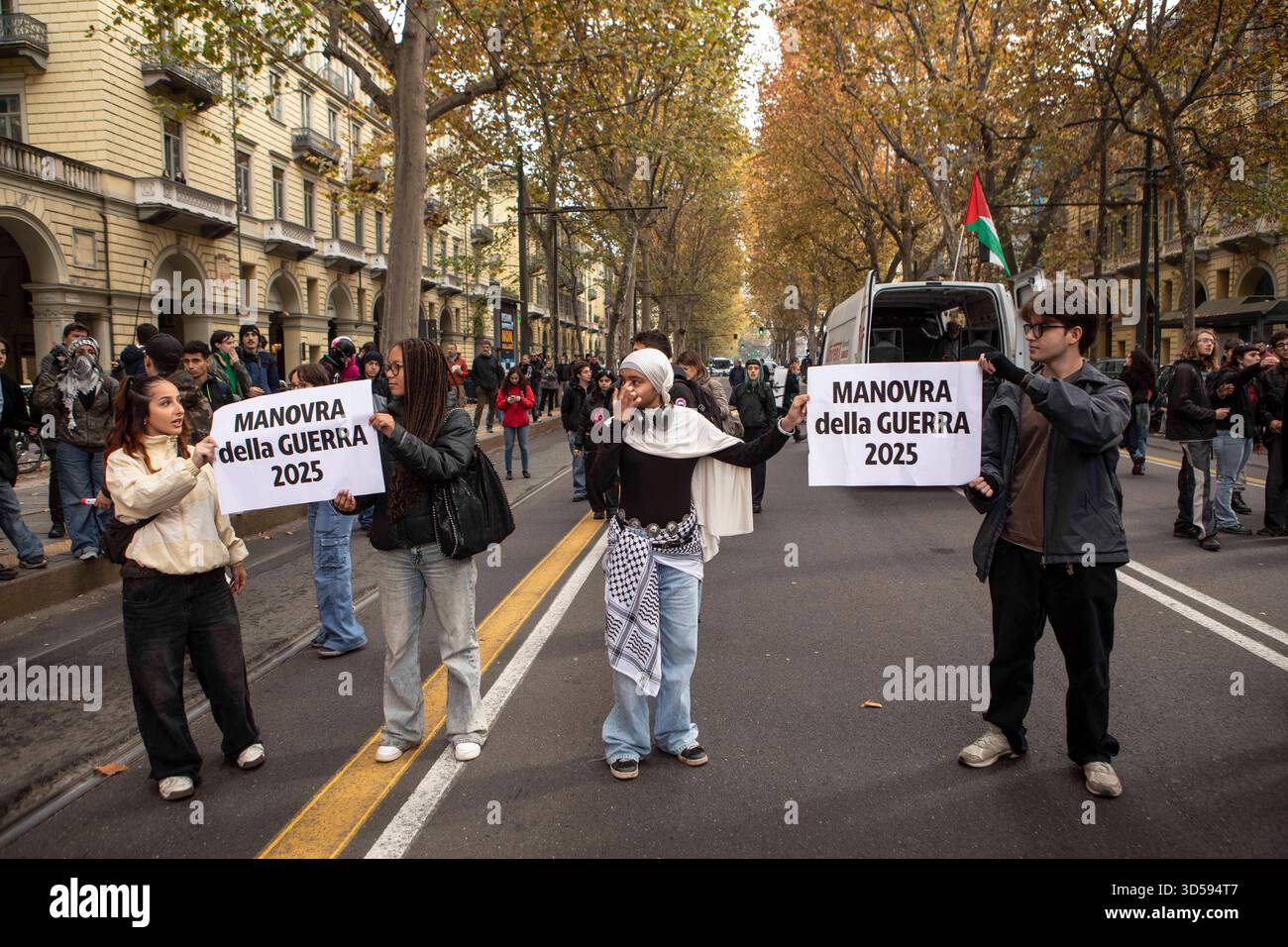 Manifestazione degli studenti “No Meloni Day”. Torino, Italia - 14 ...