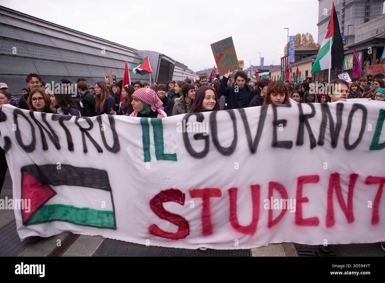 Manifestazione degli studenti “No Meloni Day”. Torino, Italia - 14 ...