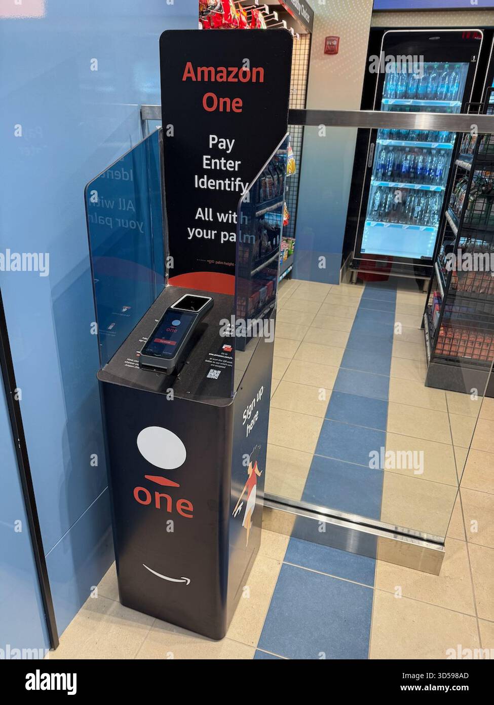 Queens, United States. 13th Nov, 2025. An Amazon One palm-scanning ...