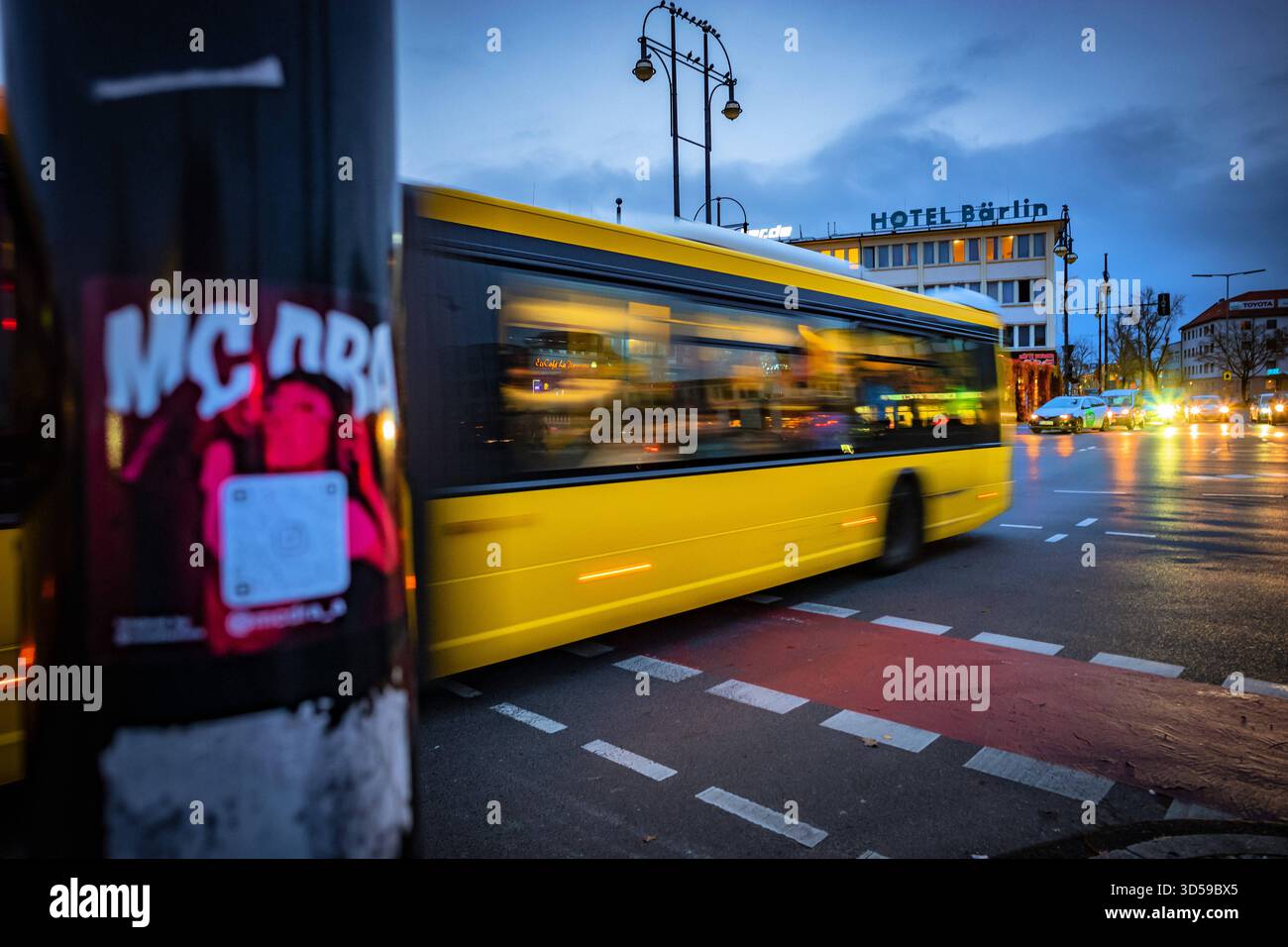Berlin Reinickendorf Verkehrsknotenpunkt Kurt-Schumacher-Platz - 14.11.2025 Berlin *** Berlin ...