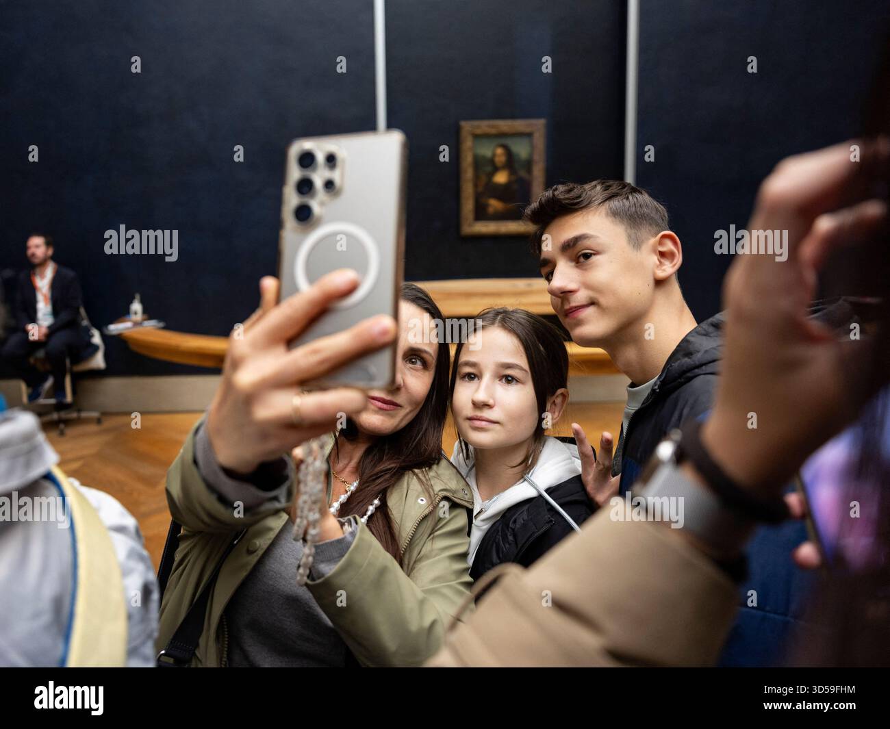 Alexandre (14), Nastasia (10), and Natalia (44) Gschwind came from ...