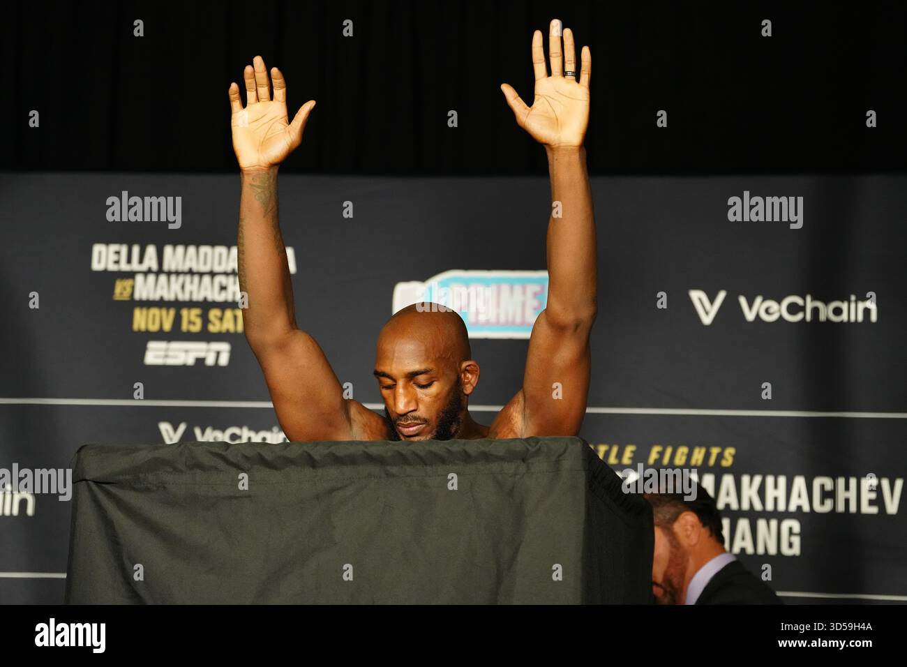 NEW YORK CITY, NY- NOVEMBER 14:Eric McConico steps on the scale for the ...