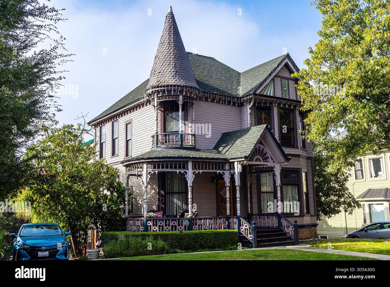 The Haskins House exterior on Carroll Avenue in Angelino Heights, Los ...