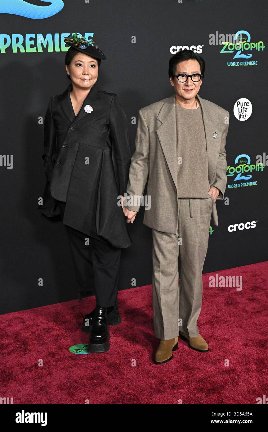 Ke Huy Quan mit Ehefrau Echo Quan bei der Weltpremiere des ...