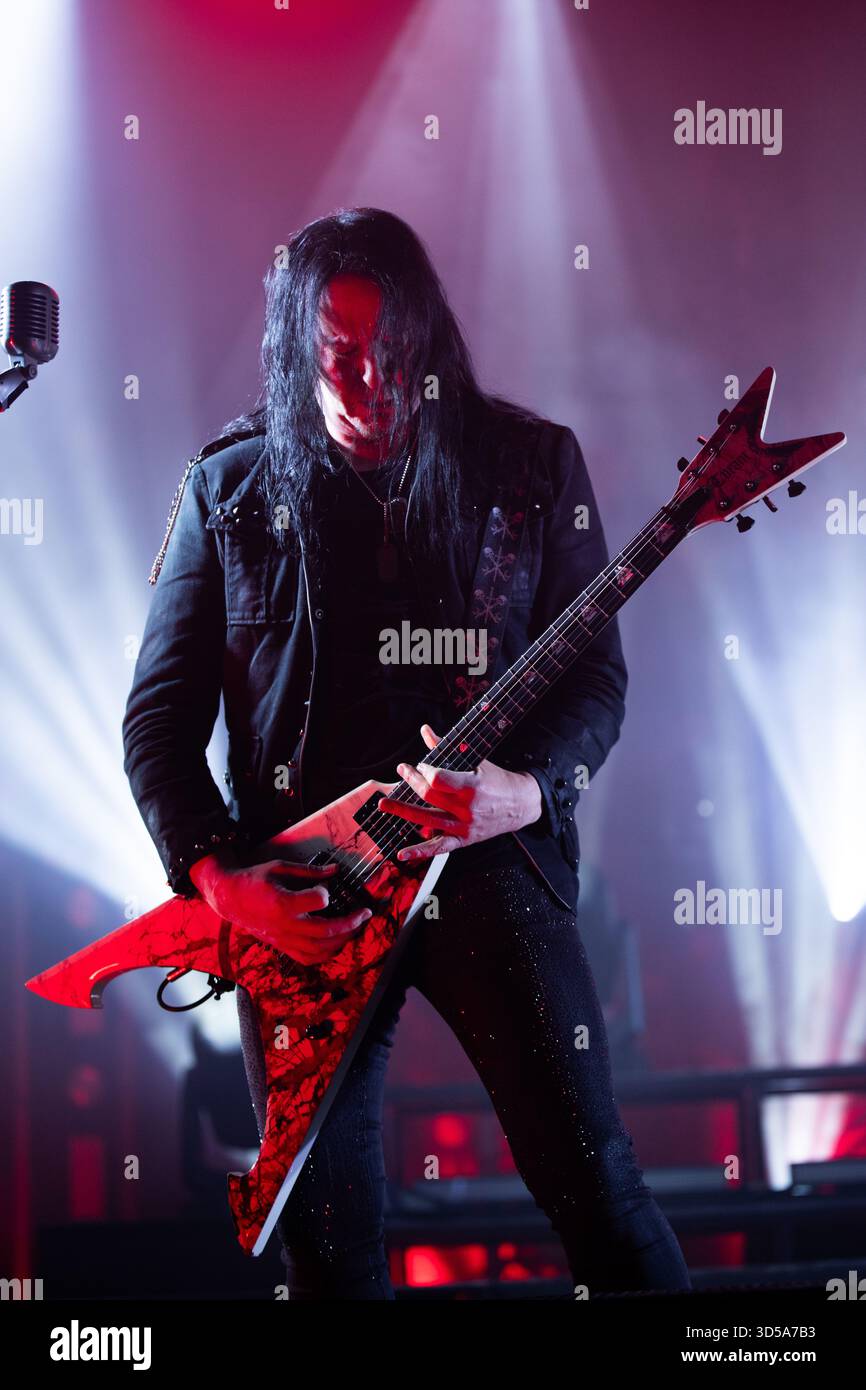 Arch enemy performs live at the o2 Apollo Manchester uk, 31st October ...