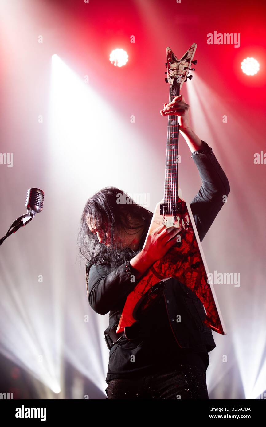 Arch enemy performs live at the o2 Apollo Manchester uk, 31st October ...